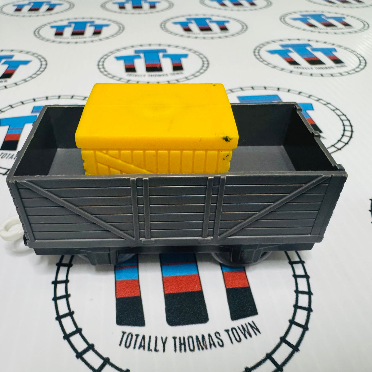 Troublesome Truck with Crate (2002) Used - TOMY – Totally Thomas Town