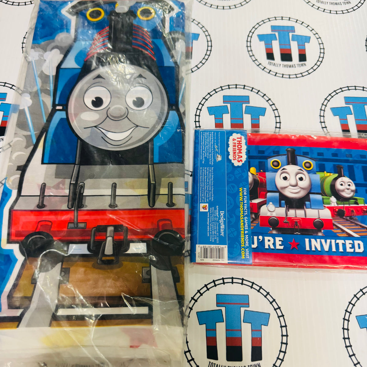 Invitations (8 Pack) and 1 Tablecloth - New – Totally Thomas Town