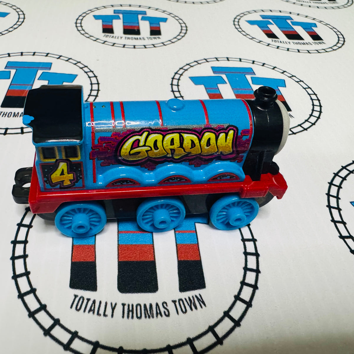 Graffiti Gordon (2020 Mattel) Used - Push Along – Totally Thomas Town