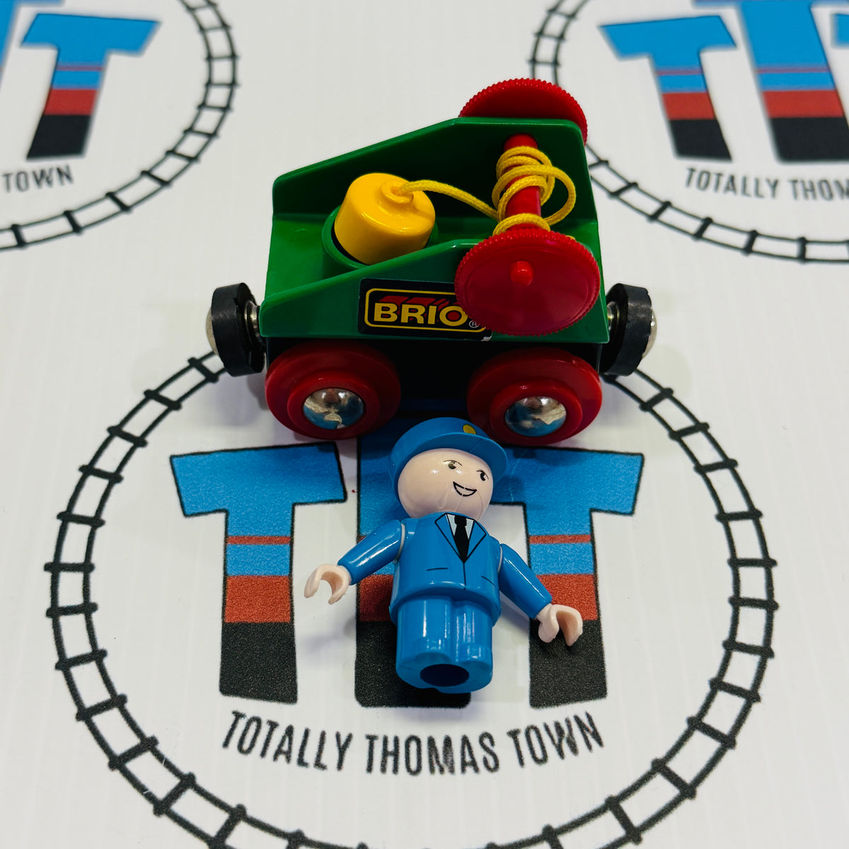 BRIO 33229 Trusty Tow Car with Figure Wooden - Used – Totally Thomas Town