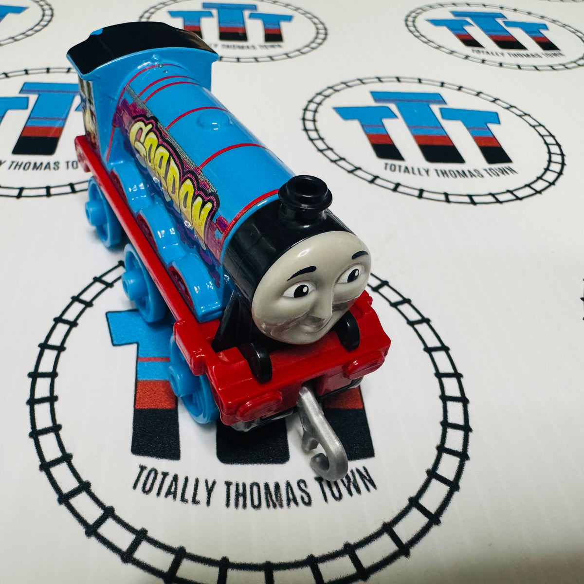 Graffiti Gordon (2020 Mattel) Used - Push Along – Totally Thomas Town