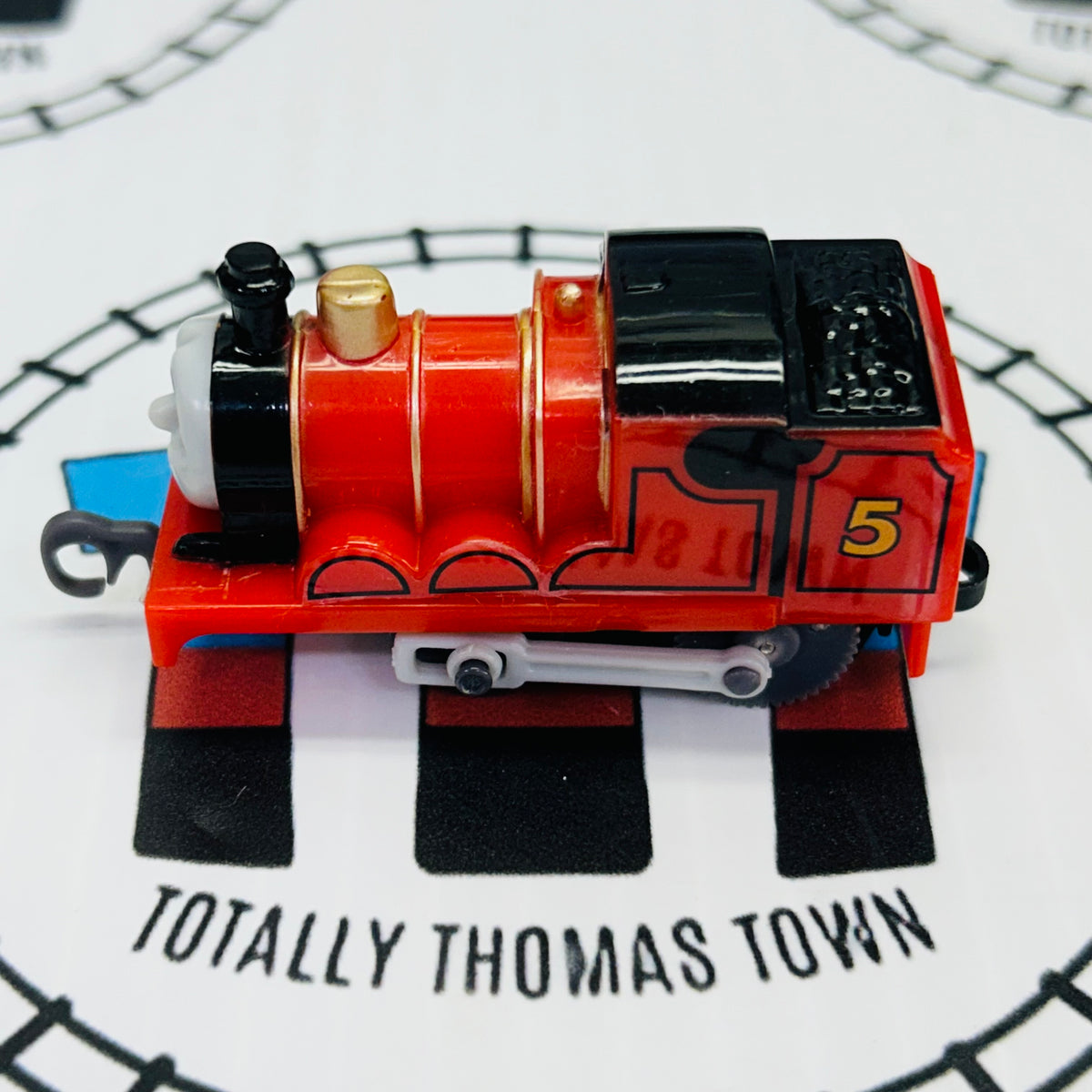 James Newer Face Surprised Capsule Pull Along - Used – Totally Thomas Town