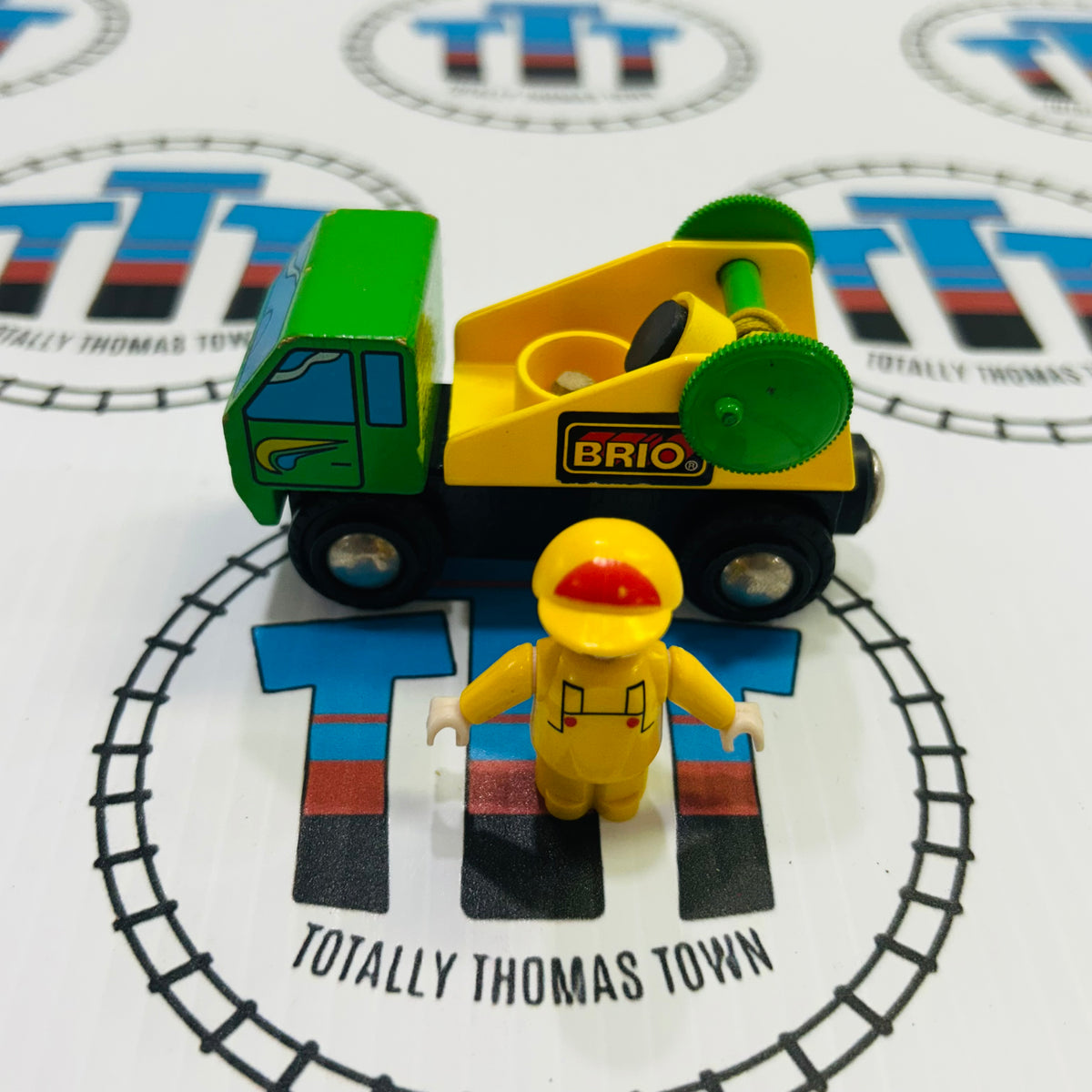 BRIO Trusty Tow Truck with Figure 33528 Wooden - Used – Totally Thomas Town