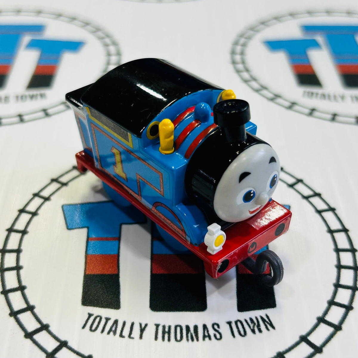 Thomas Smiling Capsule Plarail Pull Along “All Engines Go” - New in Pa ...
