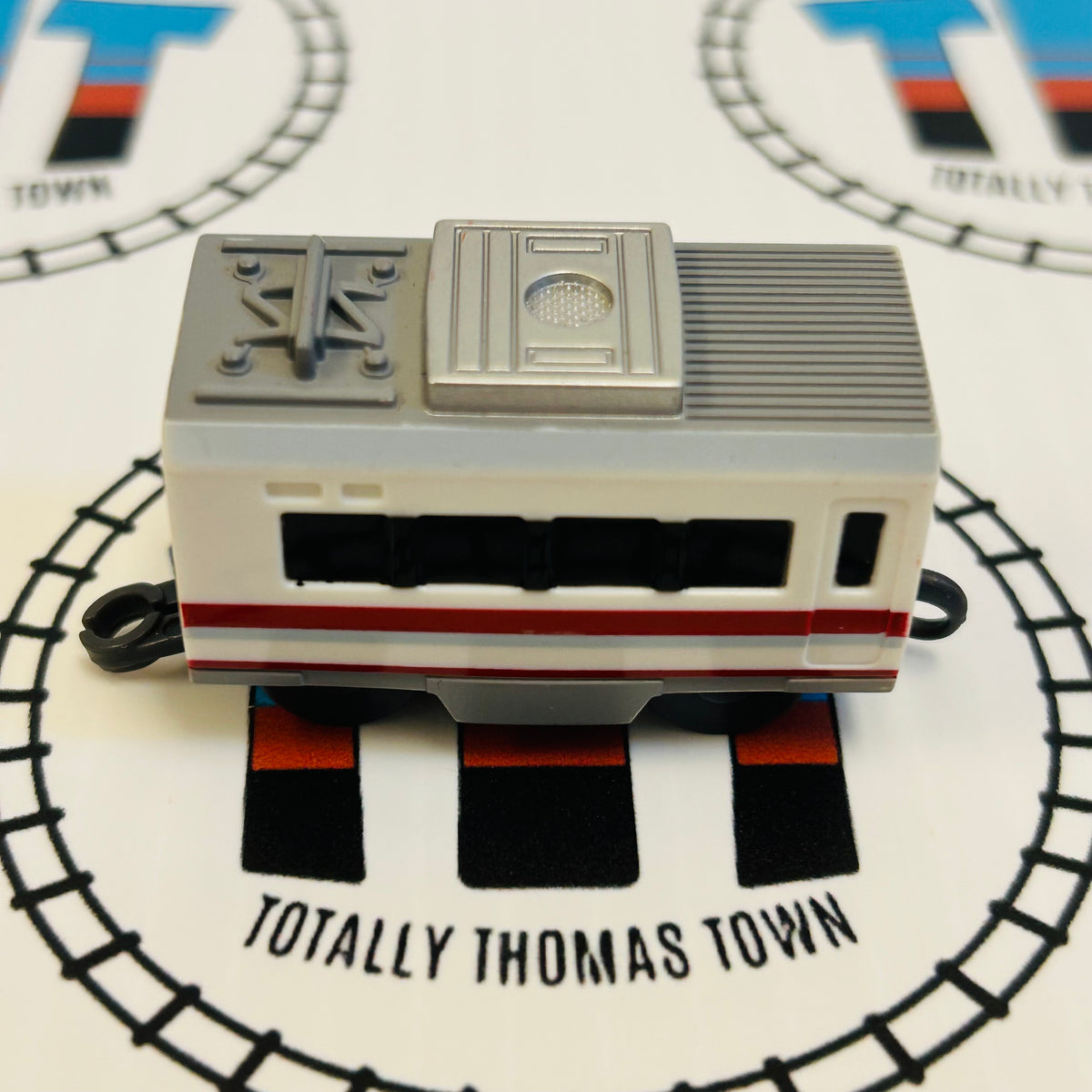 White & Red Coach Pull Along Capsule Plarail - Used – Totally Thomas Town