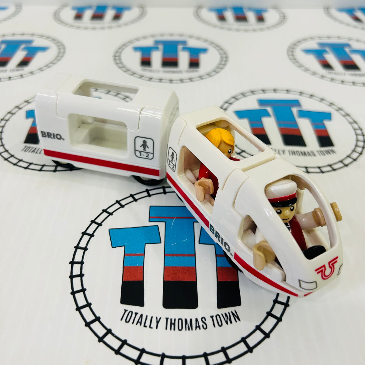 BRIO White Travel Train with 2 Figures Wooden - Used – Totally Thomas Town