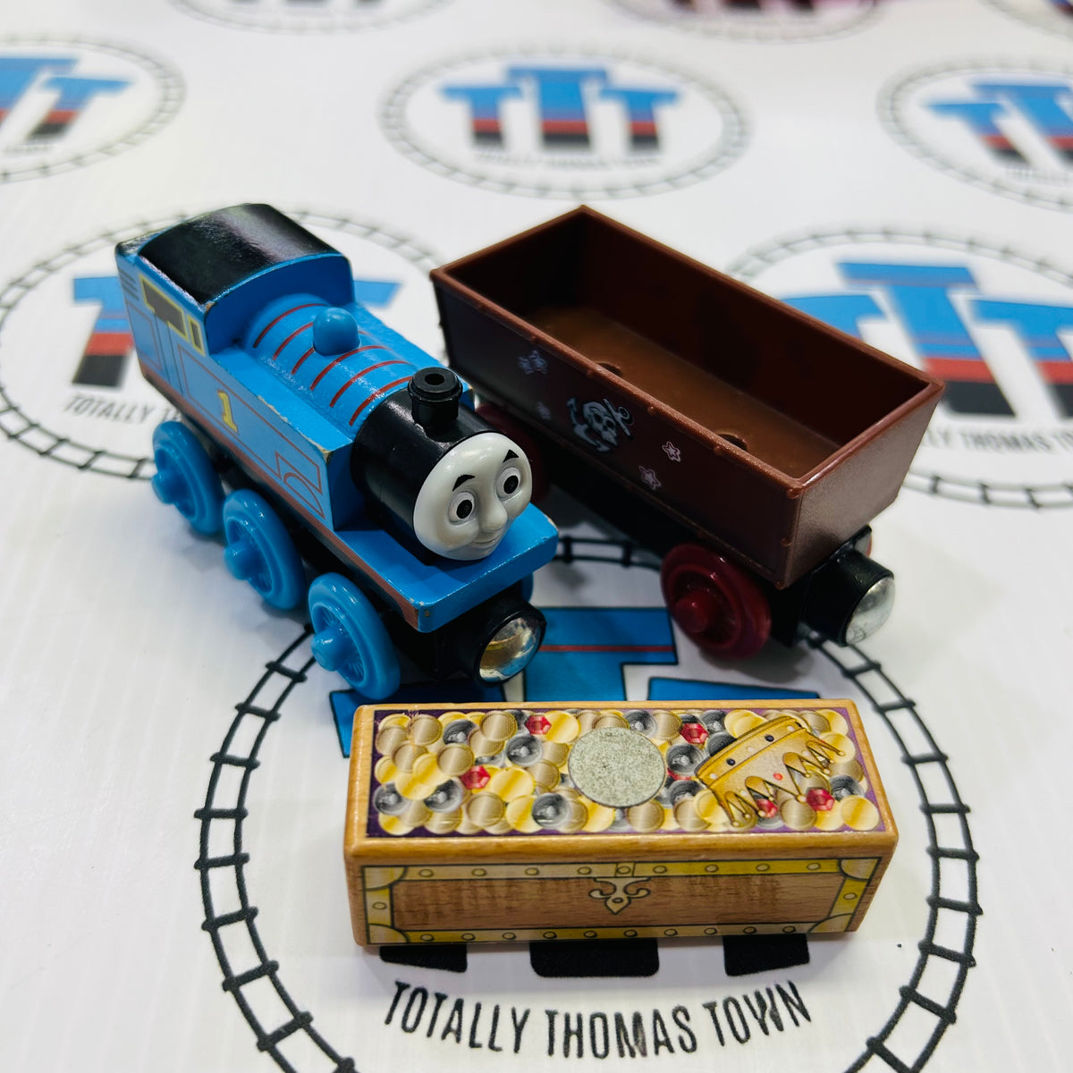 Pirate Ship Figure 8 Set with Thomas & Cargo Car See Notes Wooden - Us ...