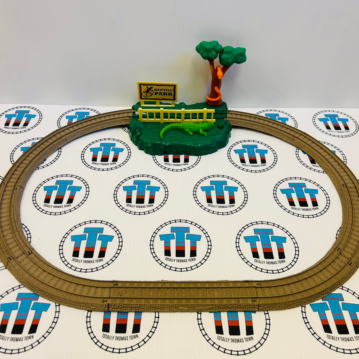 Reptile Park Set #2 (Missing Gate) Used - Trackmaster – Totally Thomas Town