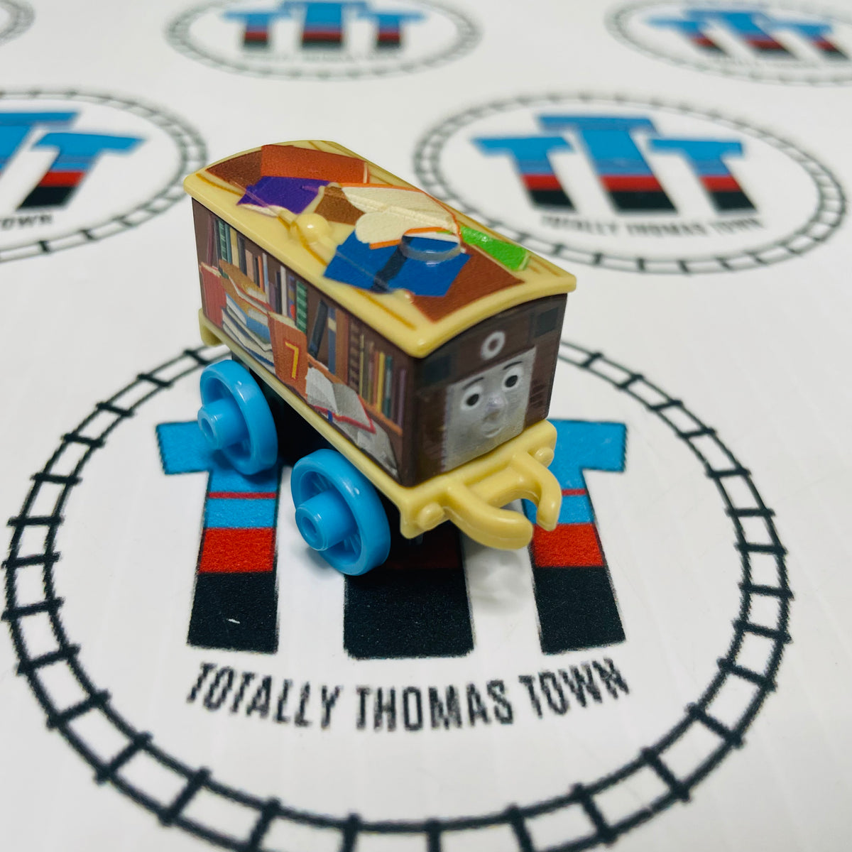 Bookcase Toby Used - Minis – Totally Thomas Town