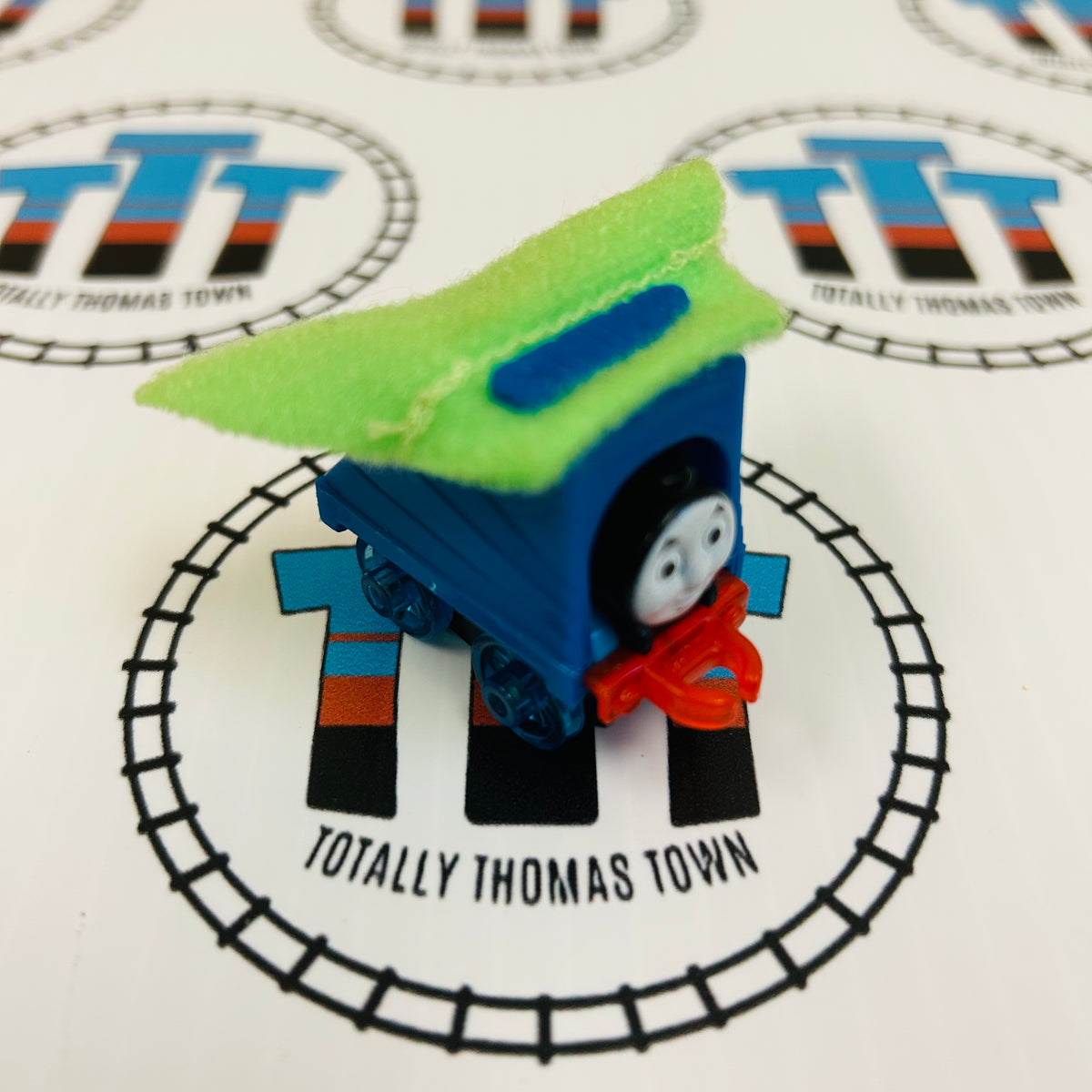 Target Blast Stunt Set Thomas with Cape Used - Minis – Totally Thomas Town