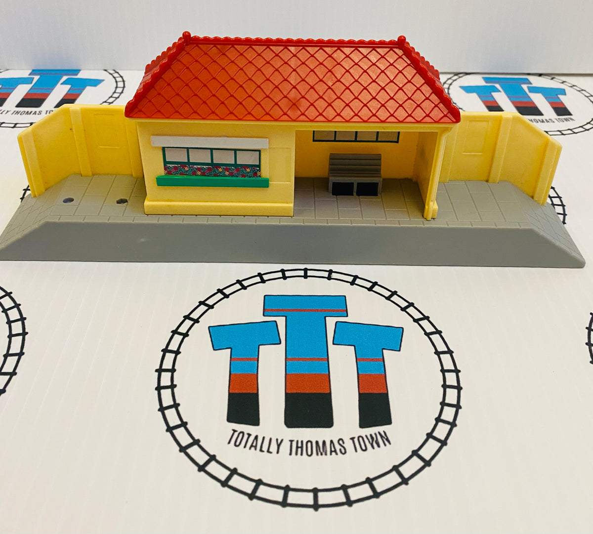 Thomas' Busy Day Starter Set (Missing Station Sign & Stickers) Used ...