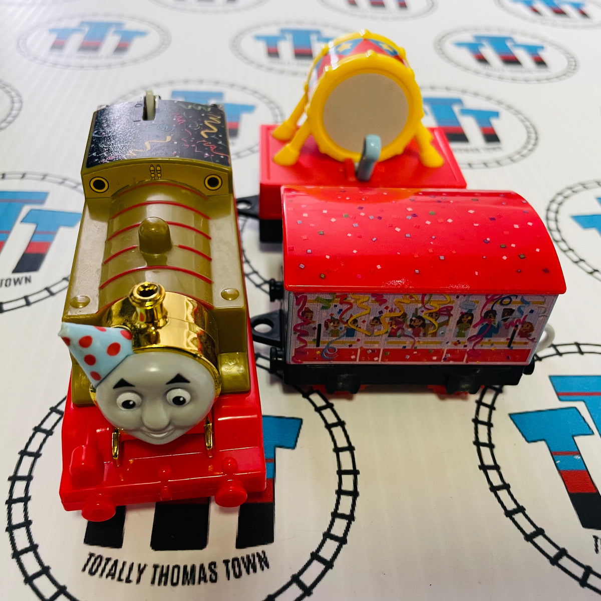 Golden Thomas (2013 Mattel) Used - Trackmaster Revolution – Totally ...